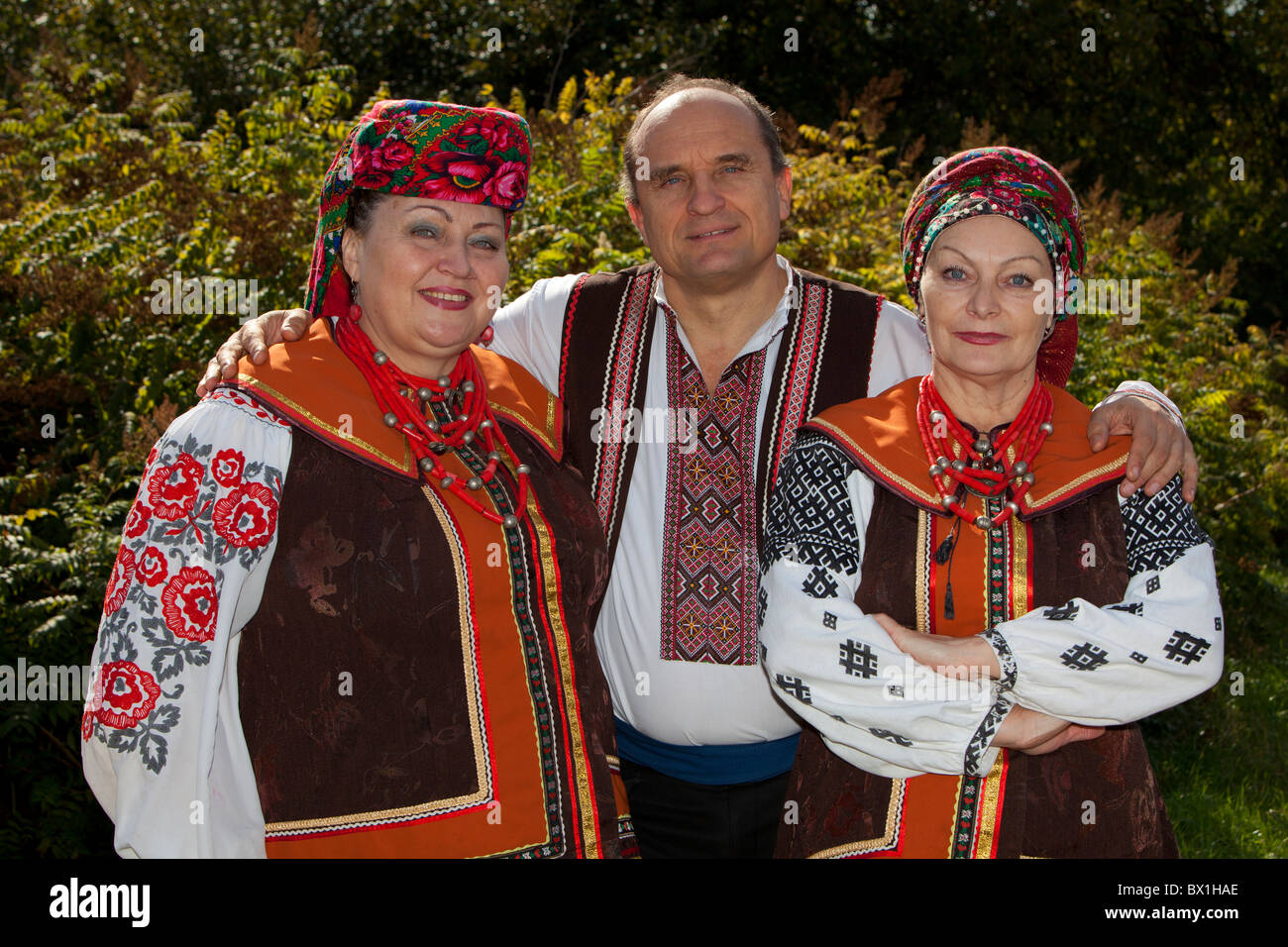 People in traditional Ukrainian attire at Pyrohovo (State Museum of ...