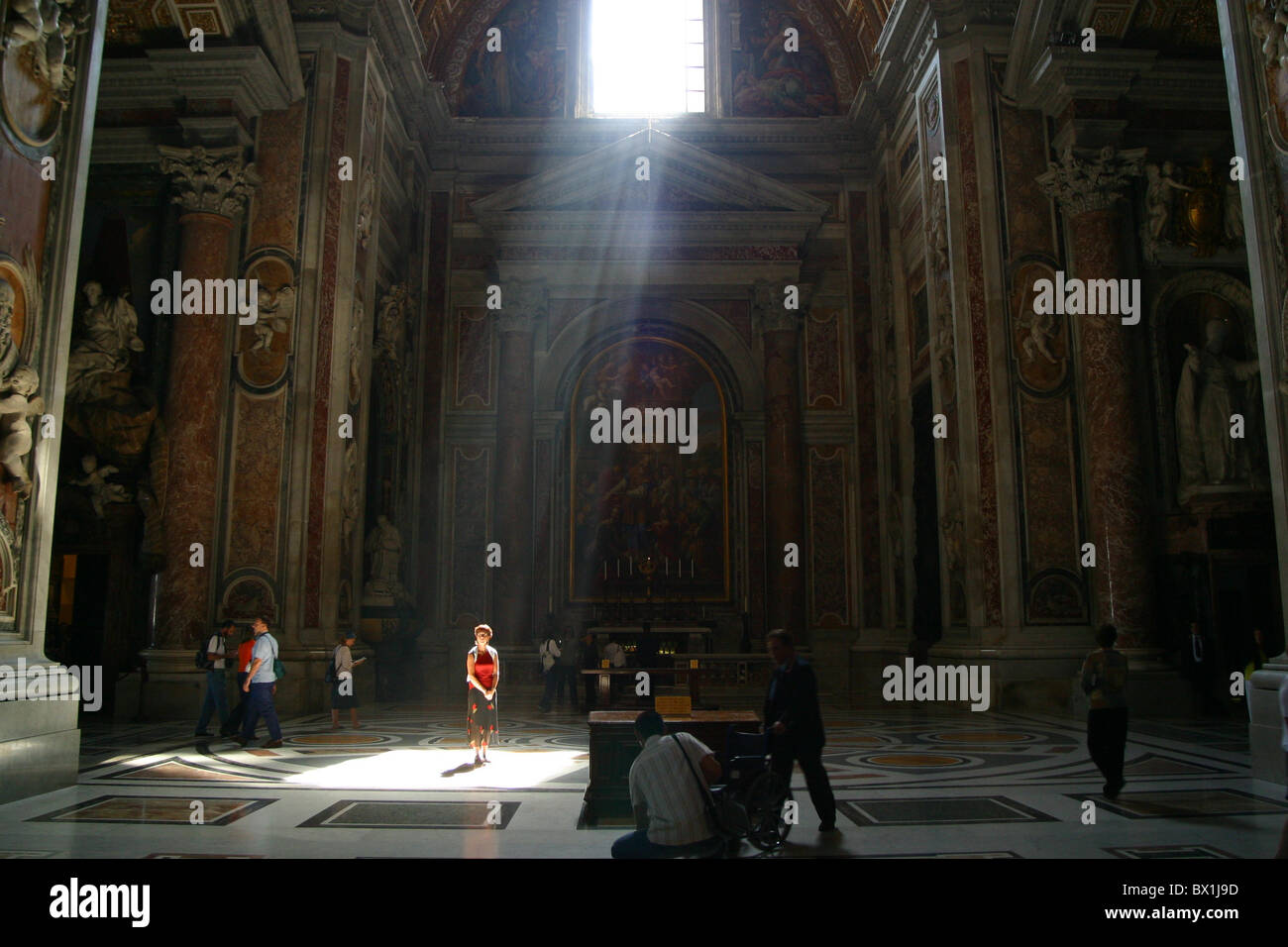 Inside st peters basilica hi-res stock photography and images - Alamy