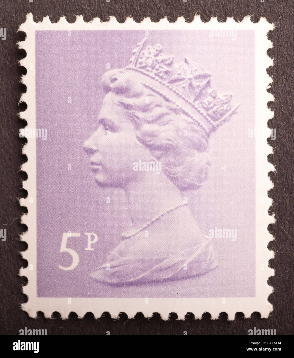United Kingdom Postage Stamp 5p, Machin Stock Photo - Alamy