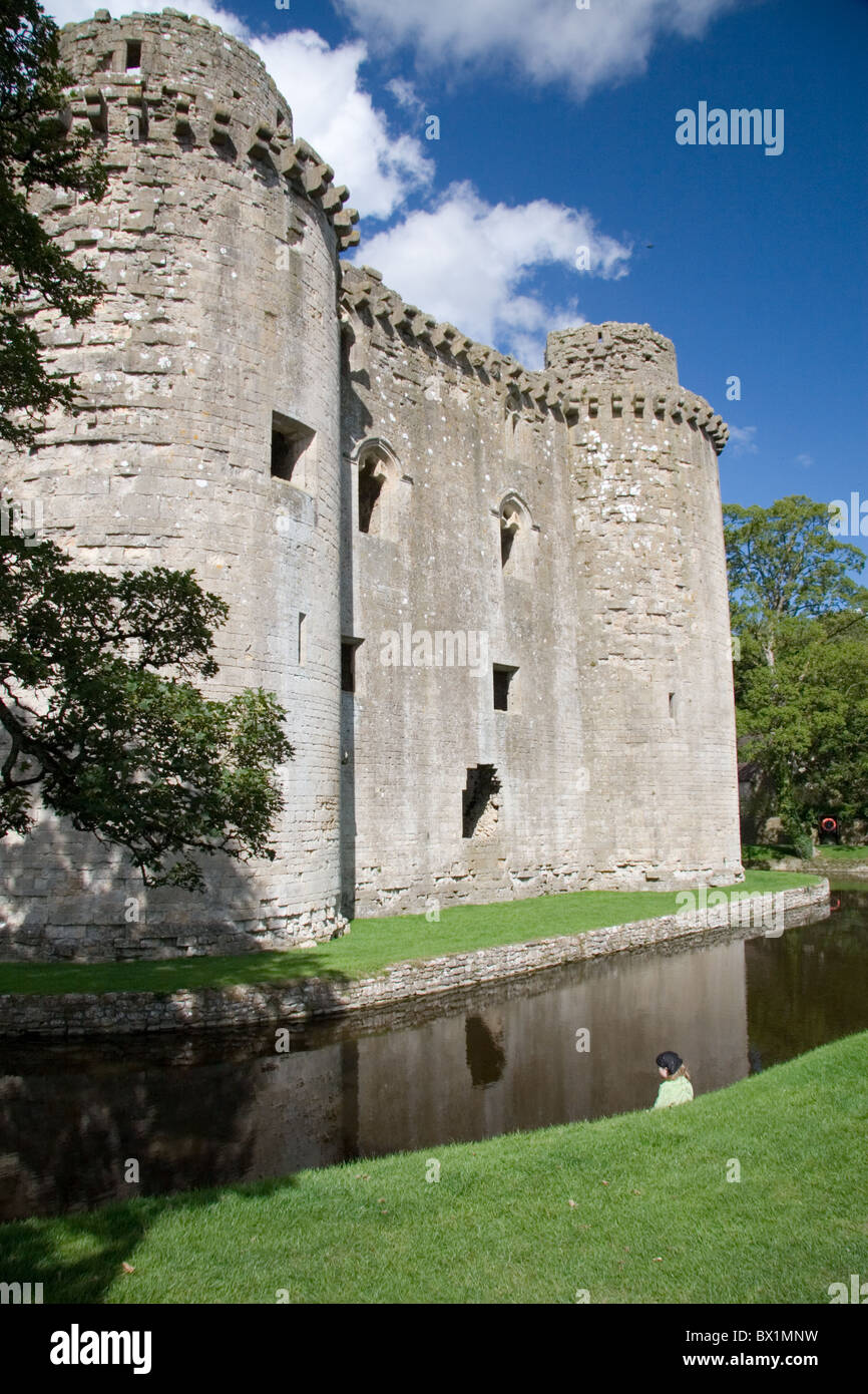 Historic nunney castle hi-res stock photography and images - Alamy