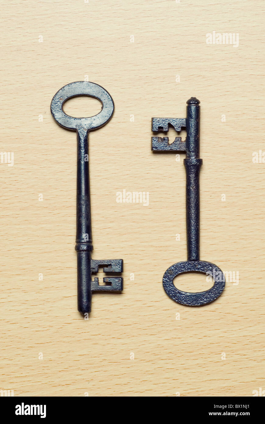 Two old keys Stock Photo - Alamy