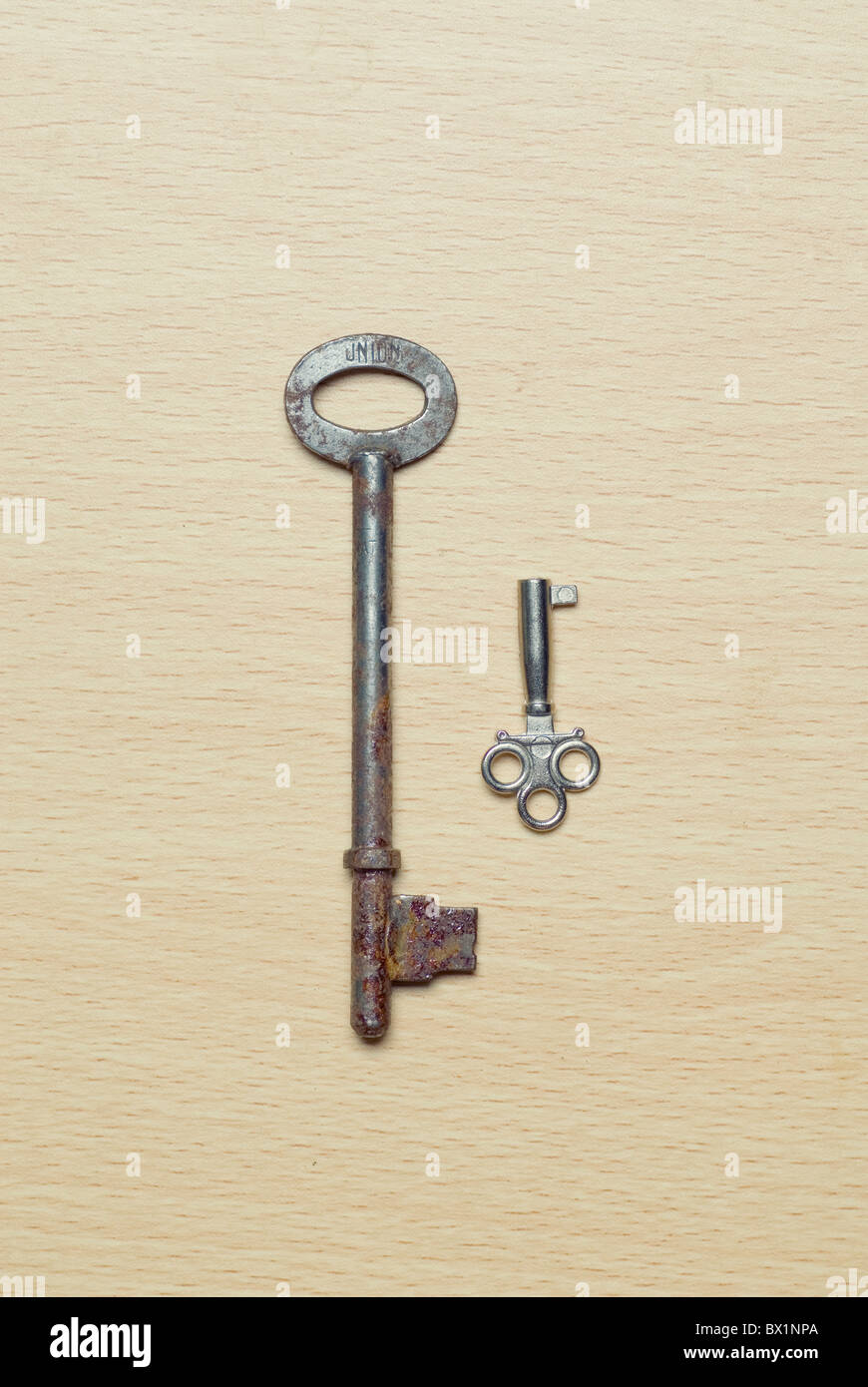 Two old keys Stock Photo - Alamy