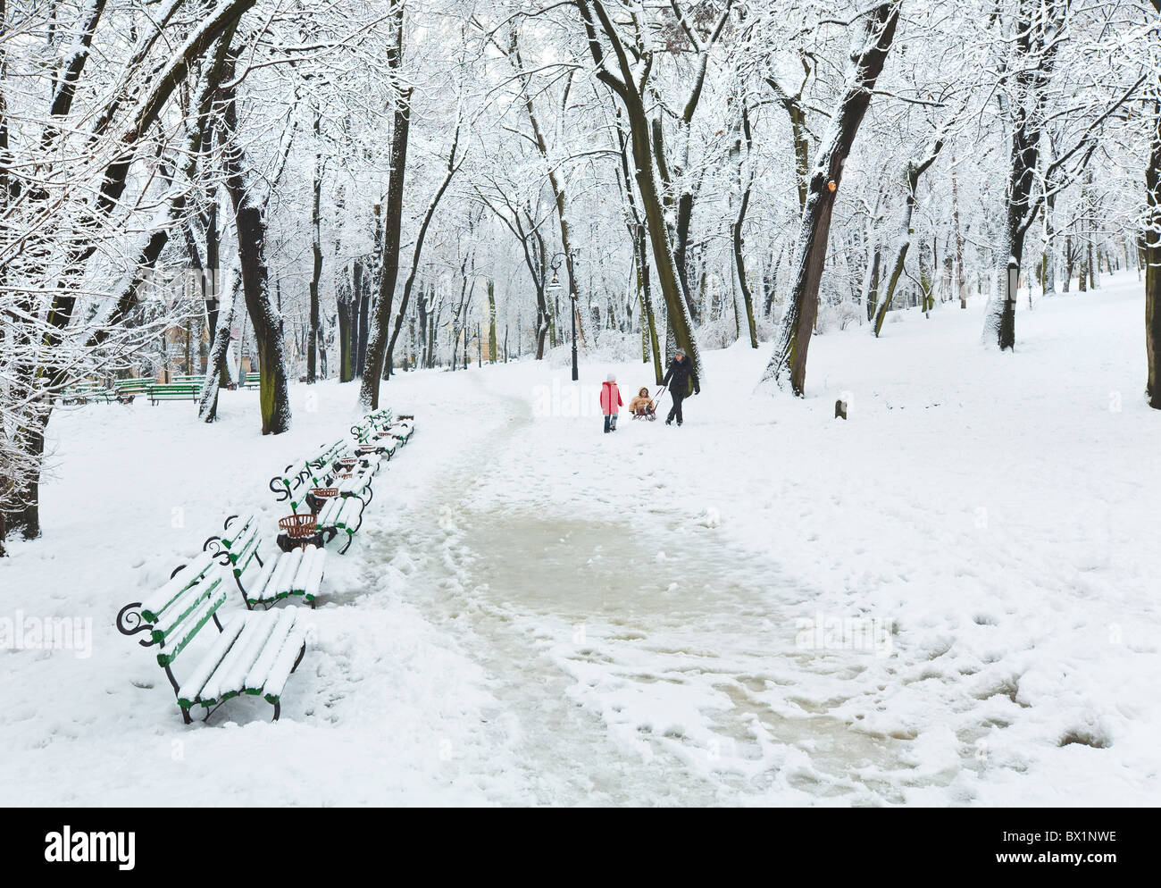 Walking girl dull hi-res stock photography and images - Alamy