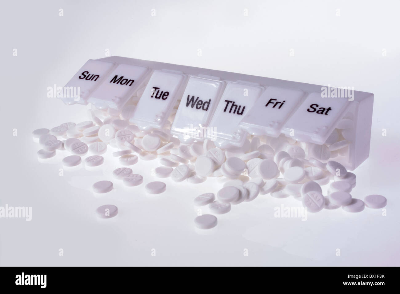 Tablets dosage days weekdays medicines medicine studio Stock Photo - Alamy