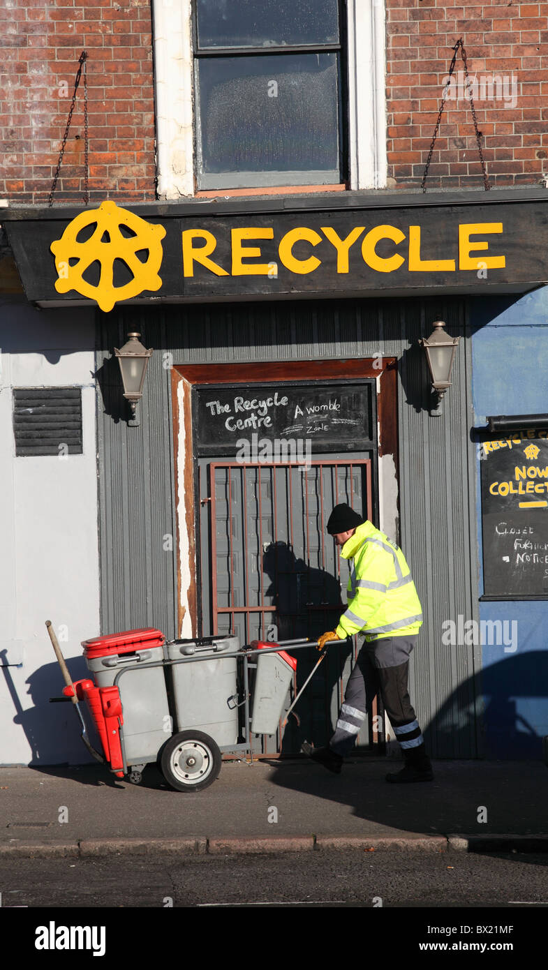 Nottingham street cleaner hi-res stock photography and images - Alamy