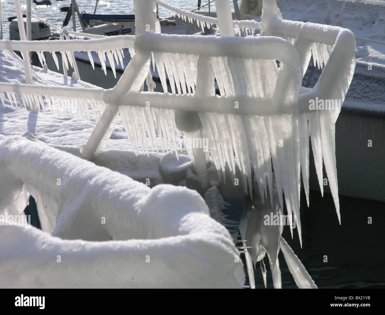 Icy boats hi-res stock photography and images - Alamy
