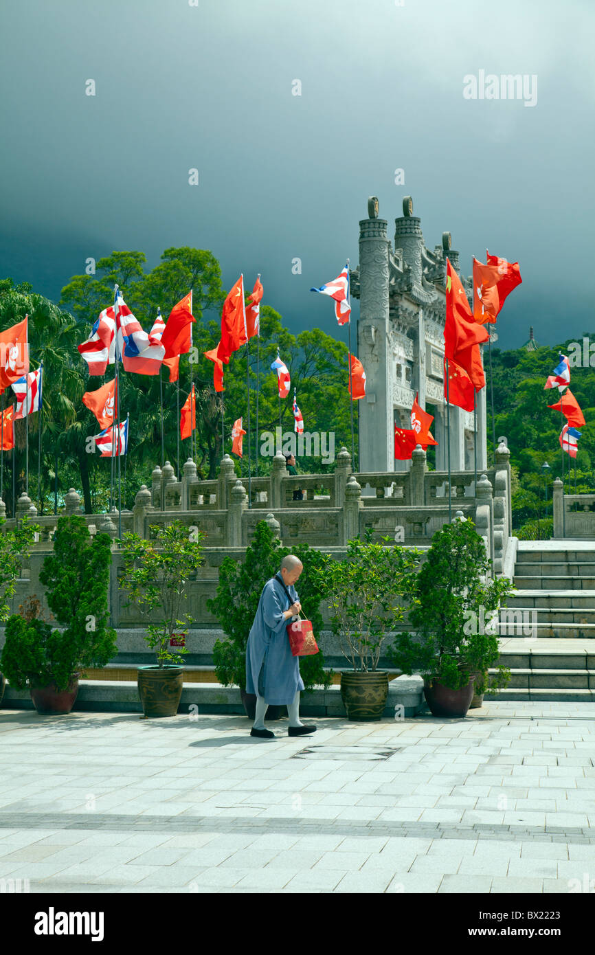 Po lin temple hi-res stock photography and images - Alamy