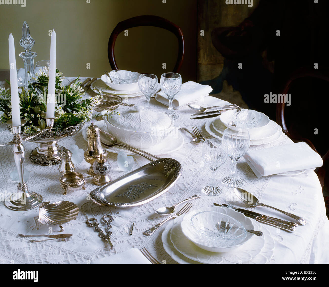 Silver centrepiece design hi-res stock photography and images - Alamy