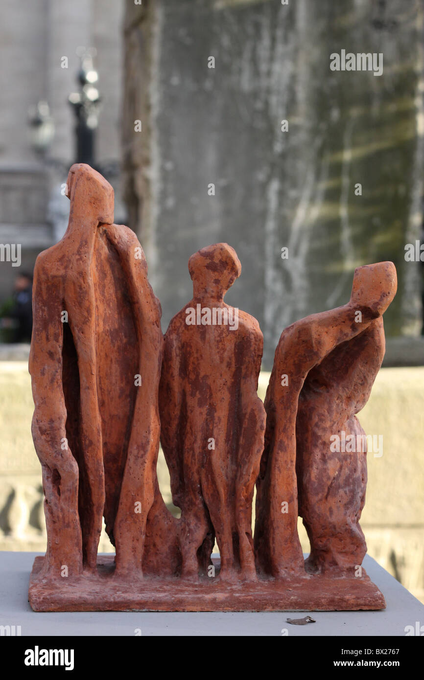 Modern art statue hi-res stock photography and images - Alamy