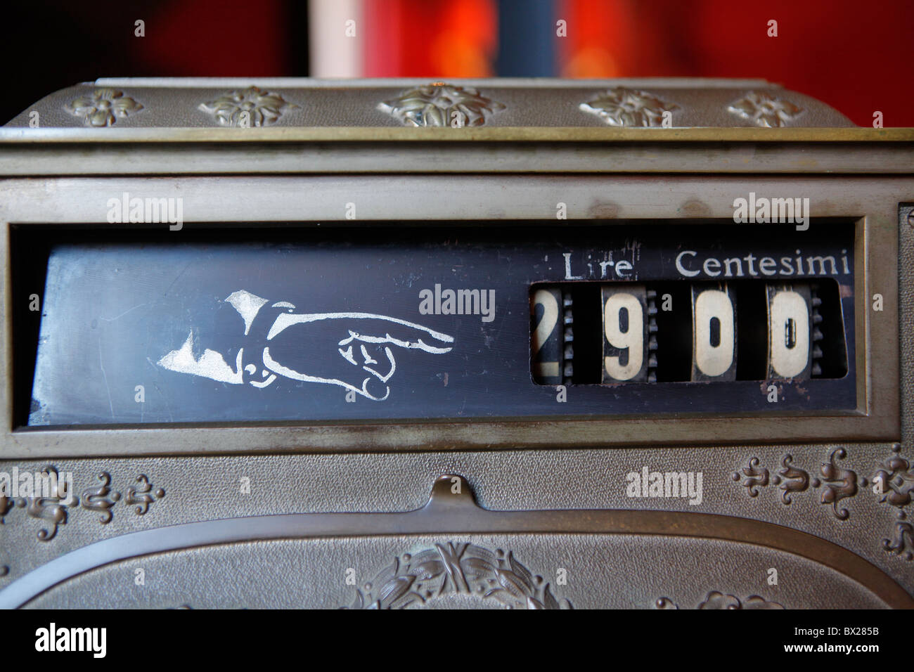 Old fashioned till hi-res stock photography and images - Alamy