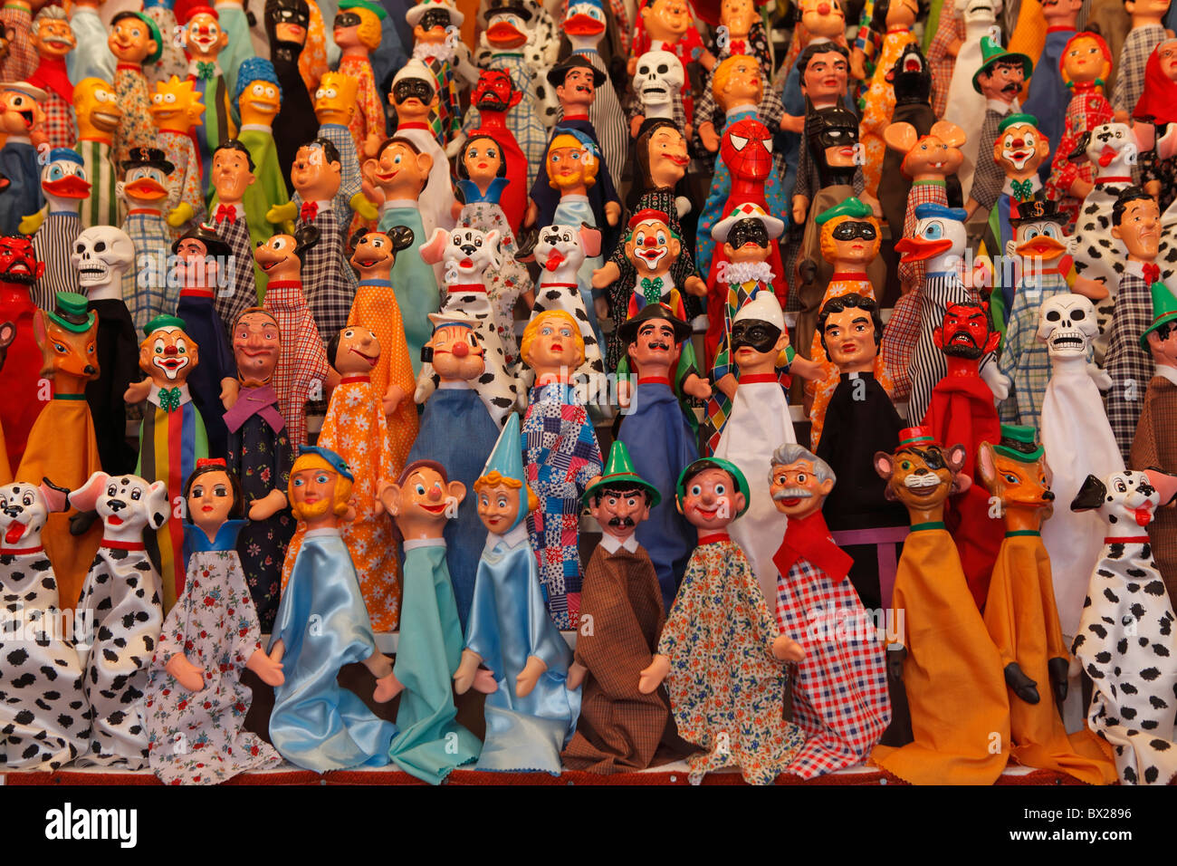 Glove puppets hi-res stock photography and images - Alamy