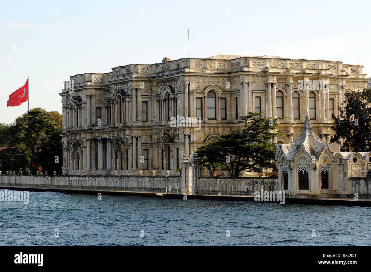 The Beylerbeyi Palace (Beylerbeyi Sarayı), viewed from the Bosphorus ...