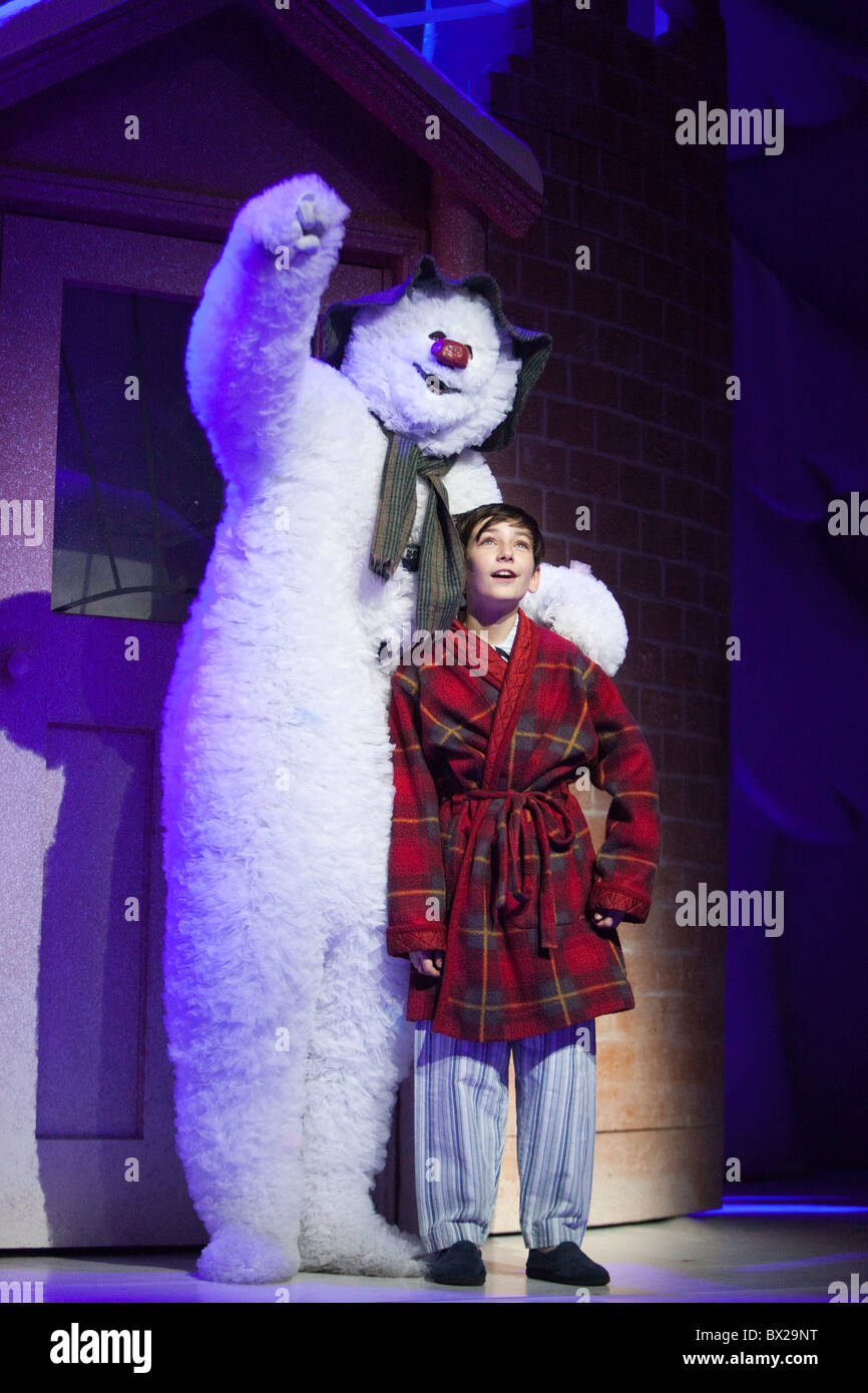 The Snowman, Peacock Theatre London, Birmingham Repertory Theatre ...