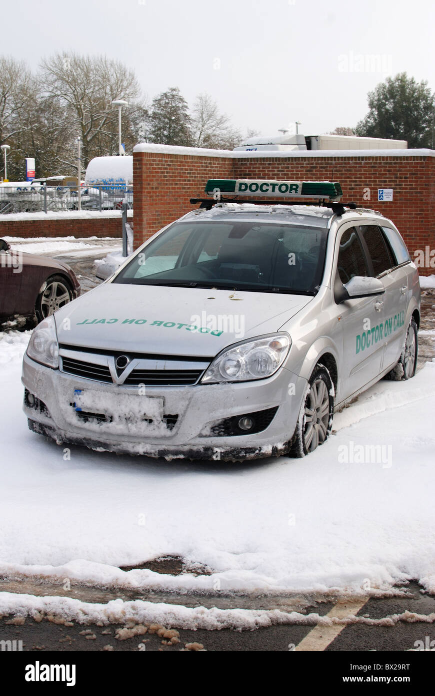 Doctor vehicle hi-res stock photography and images - Alamy