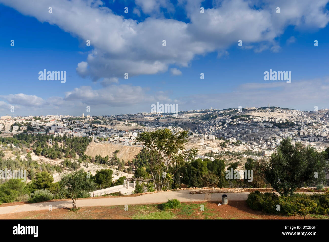 Jerusalem golden dome wide hi-res stock photography and images - Alamy