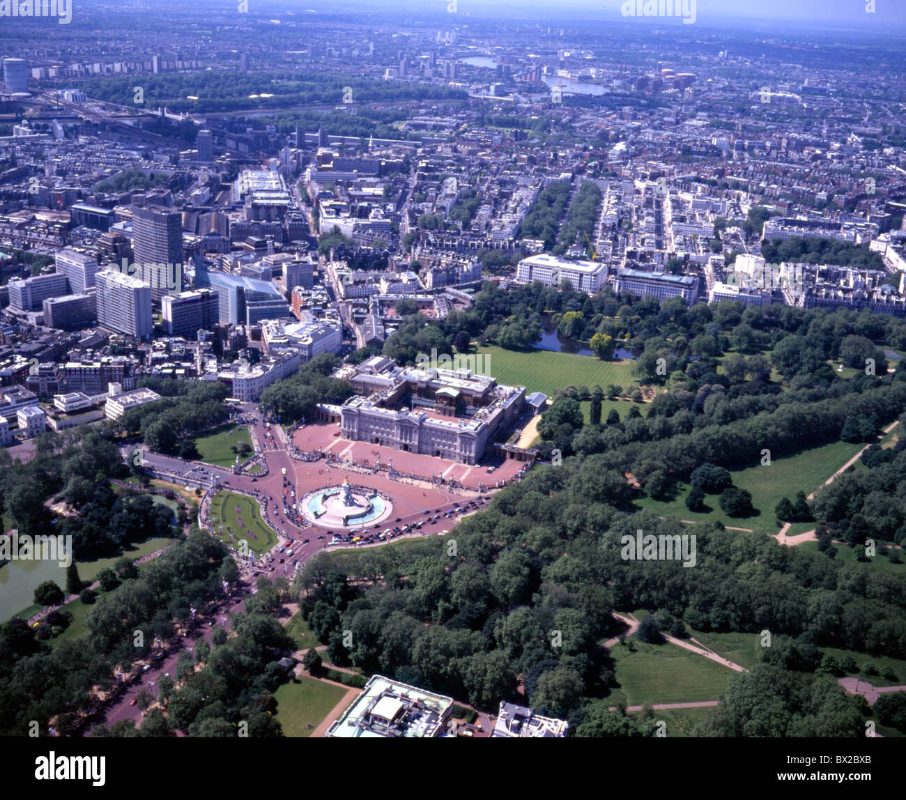 Buckingham Palace Aerial View Stock Photos & Buckingham Palace Aerial ...