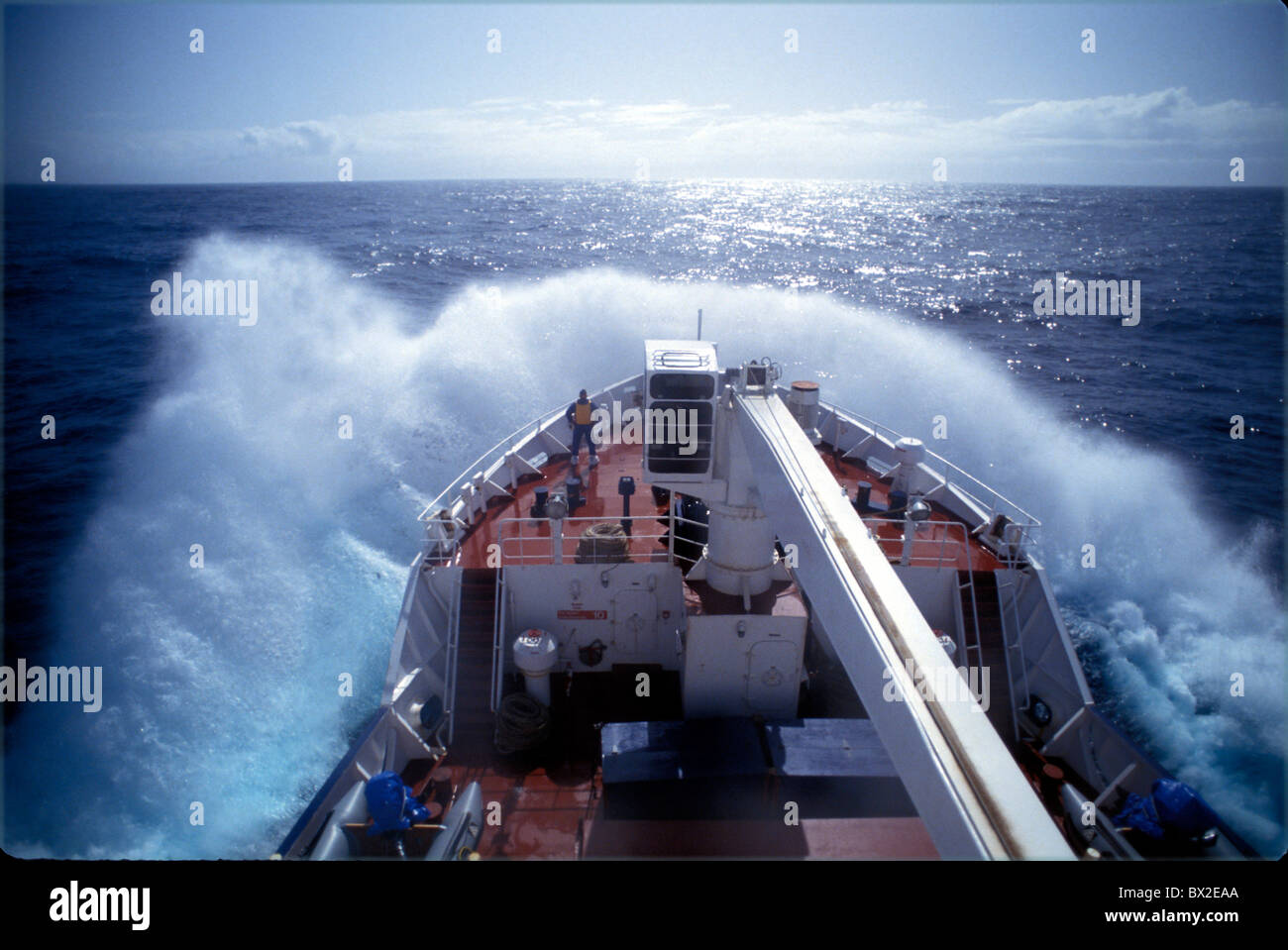 Bow Breakwaters Bug Expedition Expeditions antarctic Sea Ship shipping ...