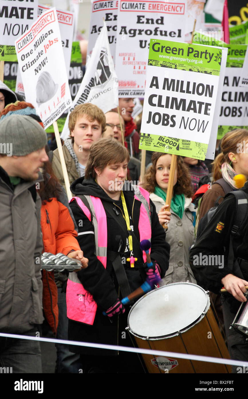 Female environmental climate protesters hi-res stock photography and ...