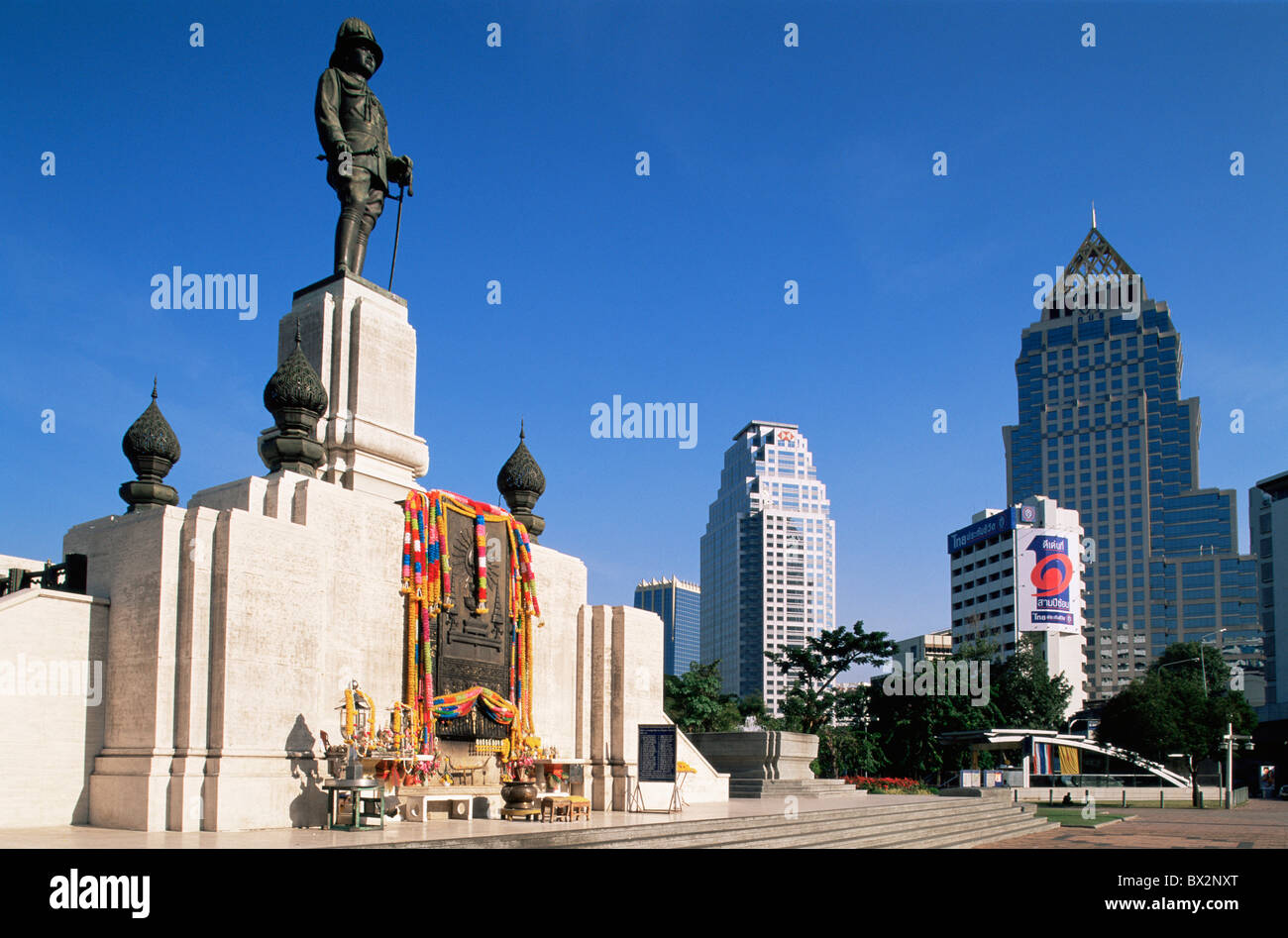 Asia Thailand Bangkok Lumphini Park King Rama VI Statue King Rama VI ...