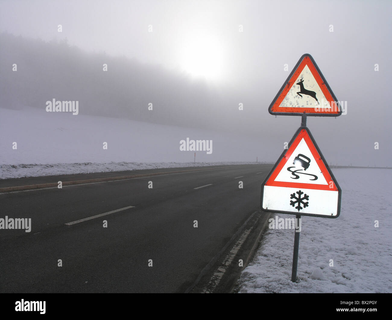 Danger signs hi-res stock photography and images - Alamy