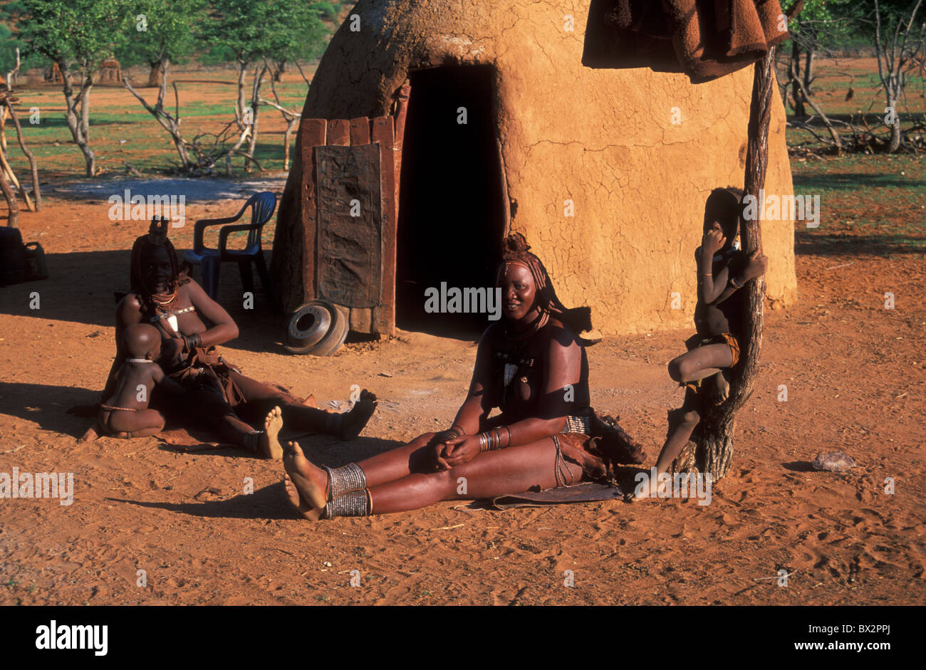 Married himba woman hi-res stock photography and images - Alamy