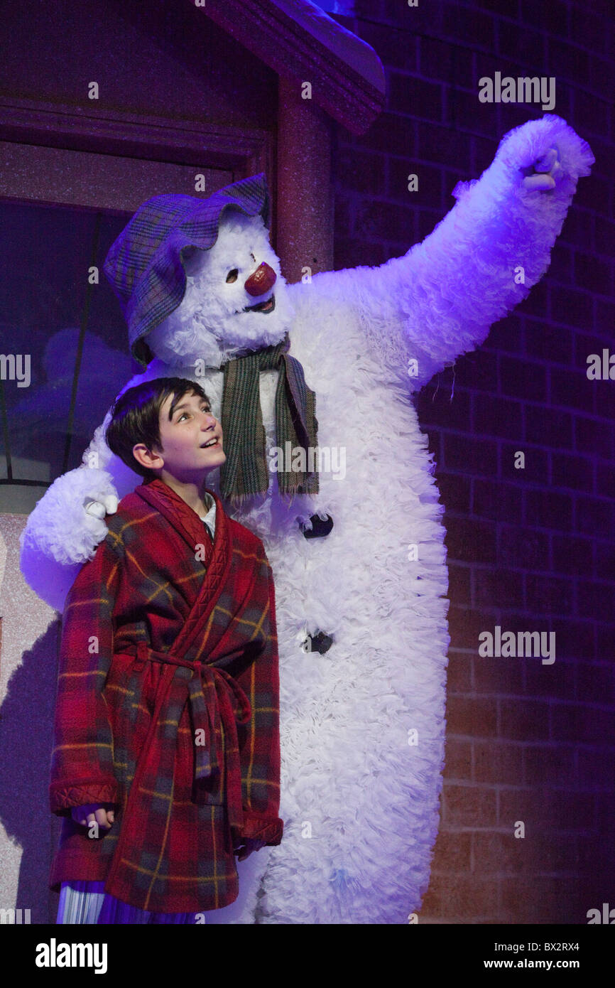 The Snowman, Peacock Theatre London, Birmingham Repertory Theatre ...
