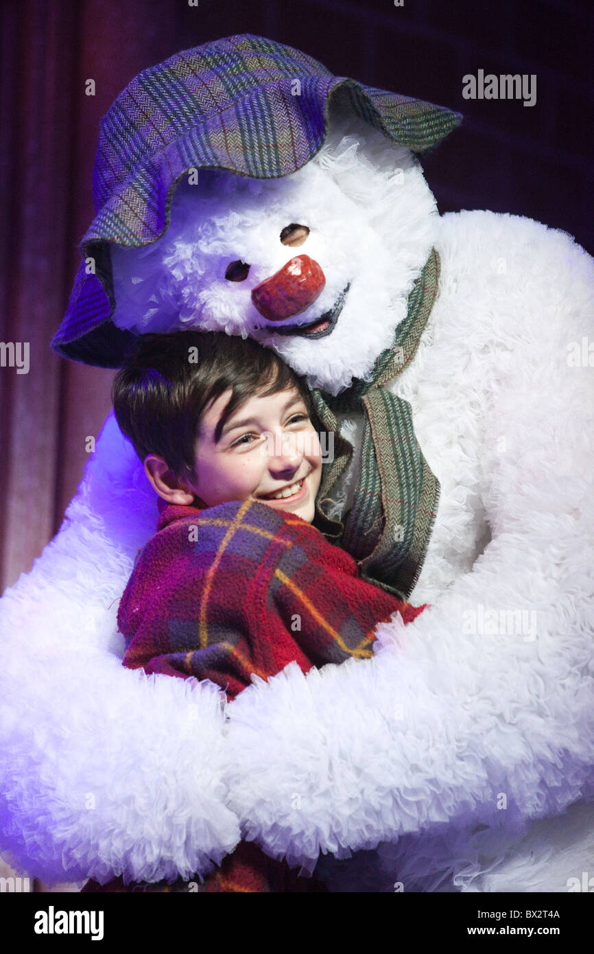 The Snowman, Peacock Theatre London, Birmingham Repertory Theatre ...