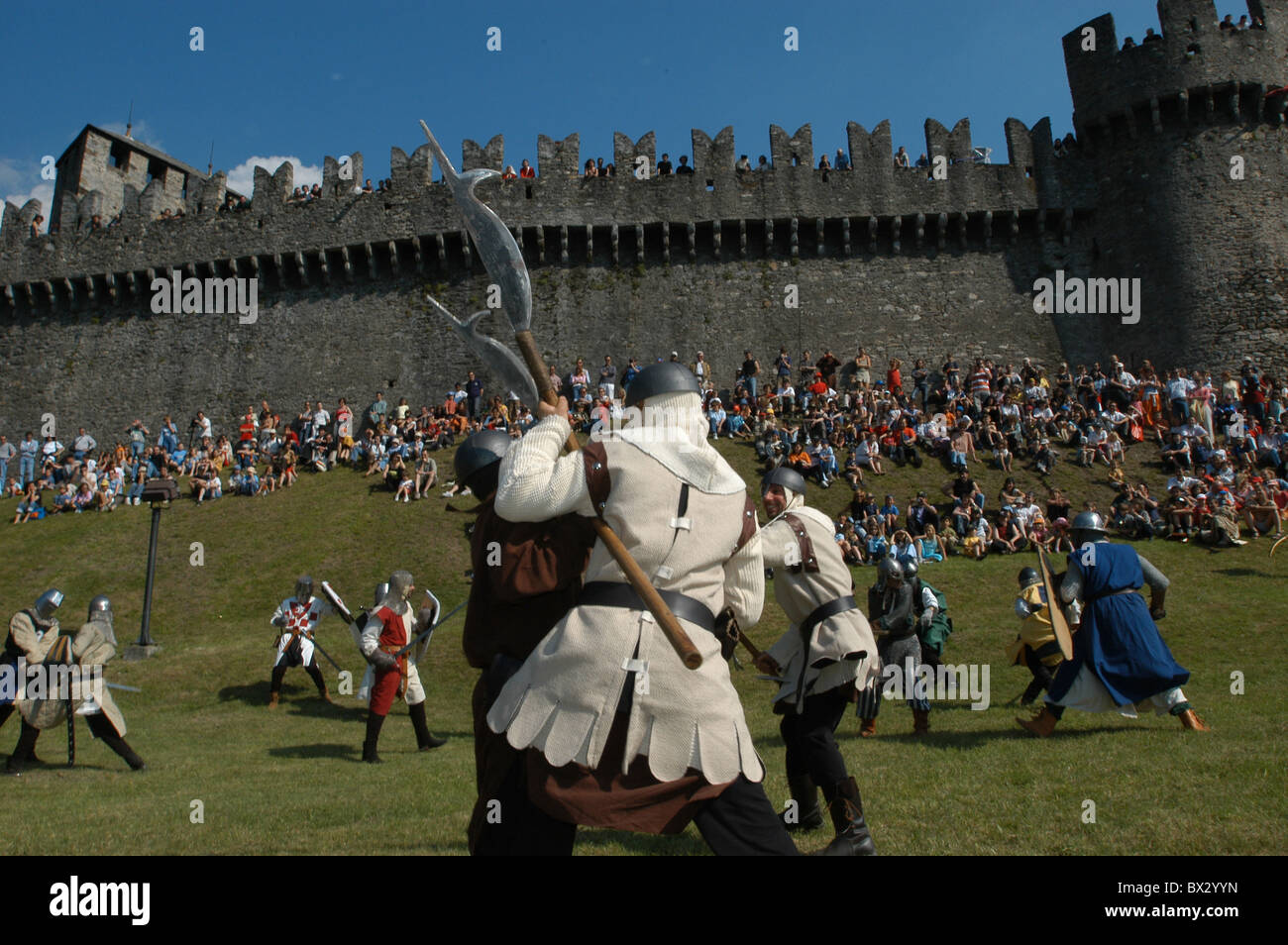 Middle ages soldier hi-res stock photography and images - Alamy