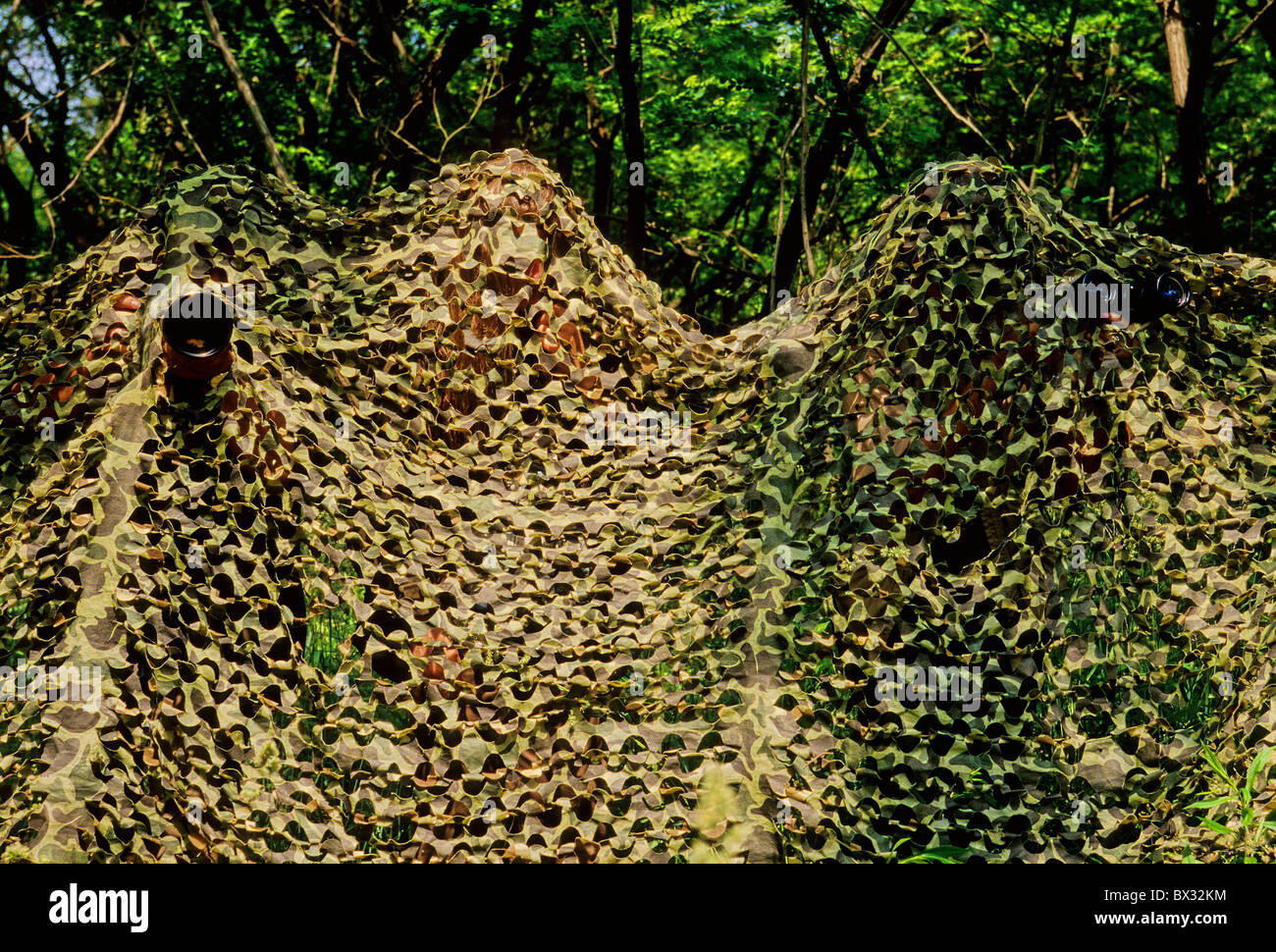 Birdwatching bird observation Bird watching camouflage photographers ...