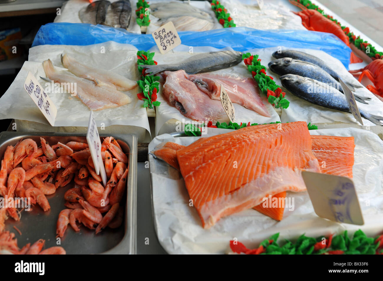 Display of fresh fish hi-res stock photography and images - Alamy