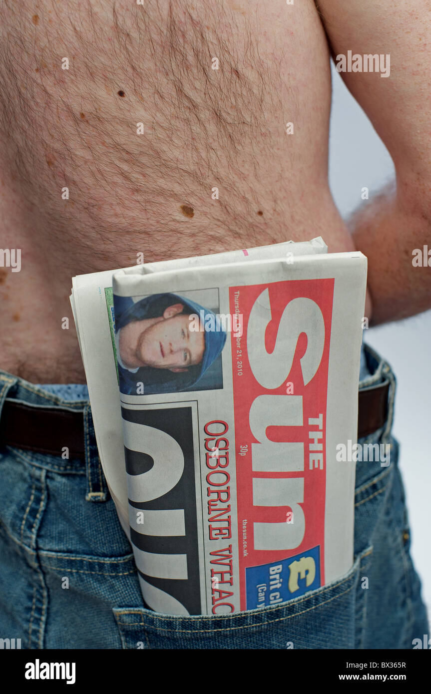 Red top newspaper hi-res stock photography and images - Alamy