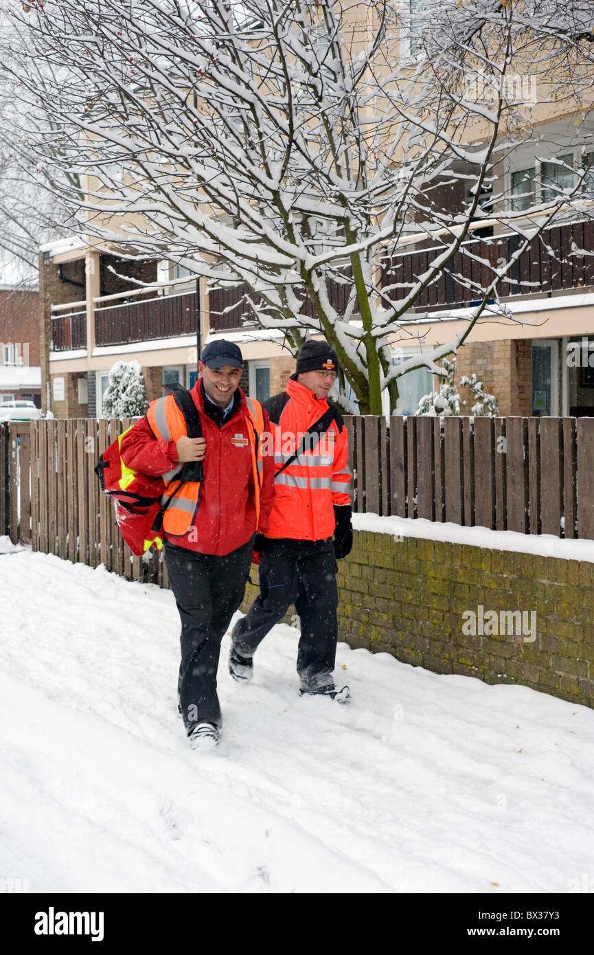Royal mail postmen hi-res stock photography and images - Alamy