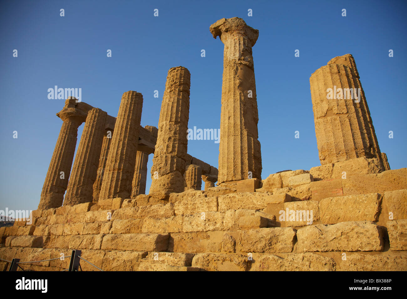 Pillars Of The Greek Temple; Agrigento, Sicily, Italy Stock Photo - Alamy
