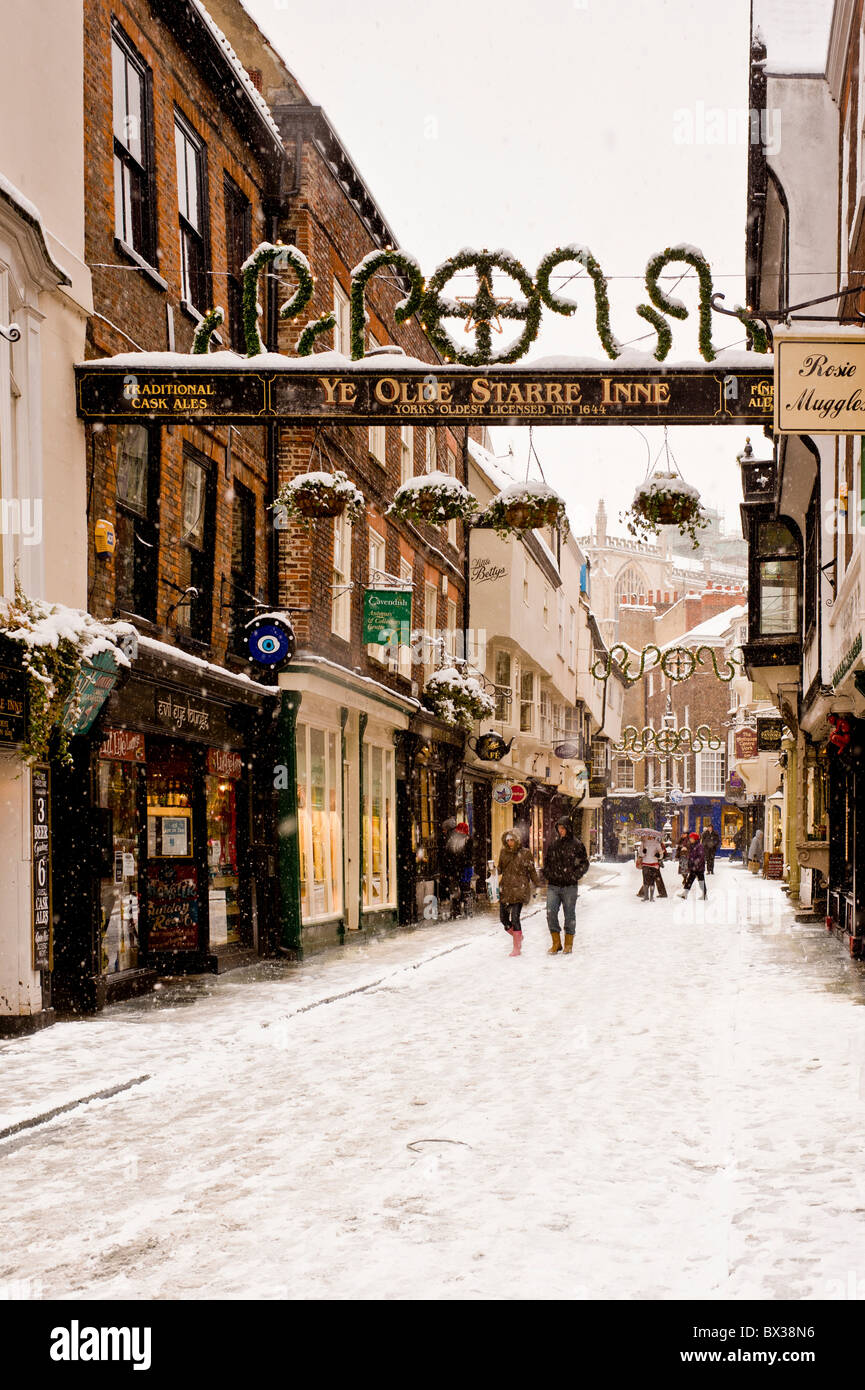 Stonegate, York, in snow Stock Photo - Alamy