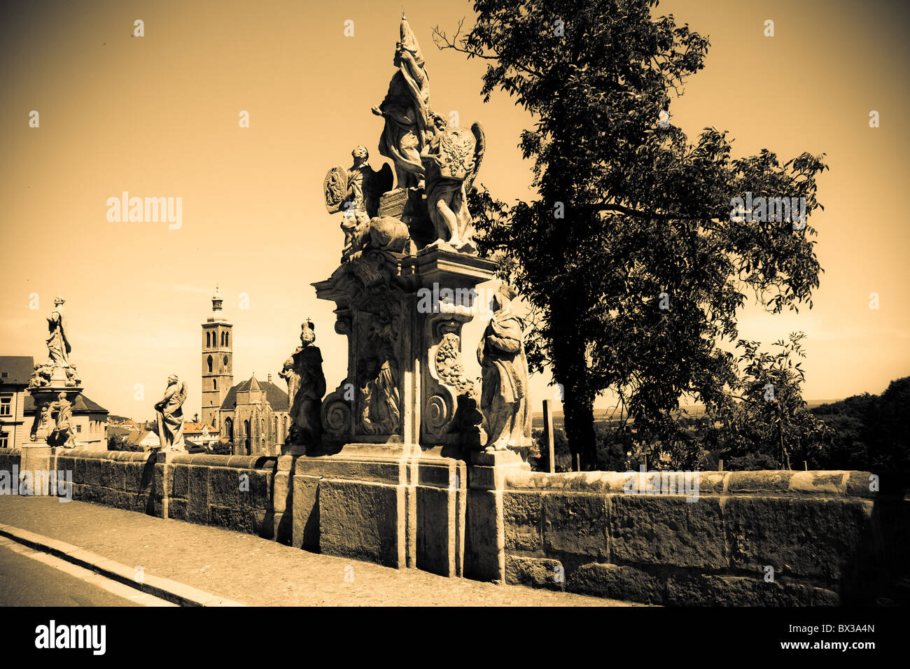 Baroque statues hi-res stock photography and images - Alamy