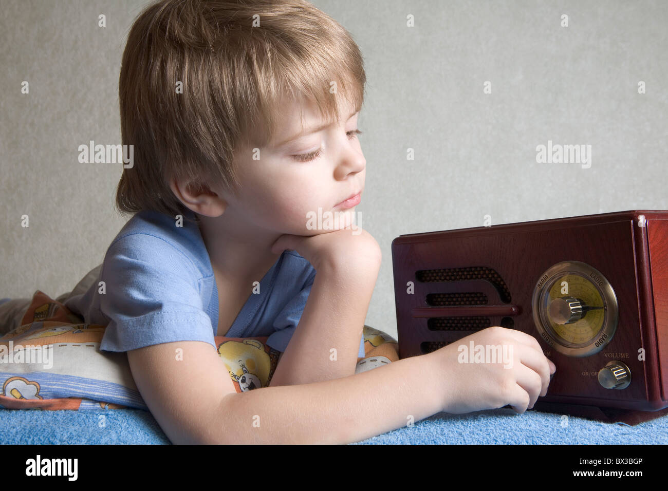 portrait of little boy with old fashioned radio Stock Photo - Alamy