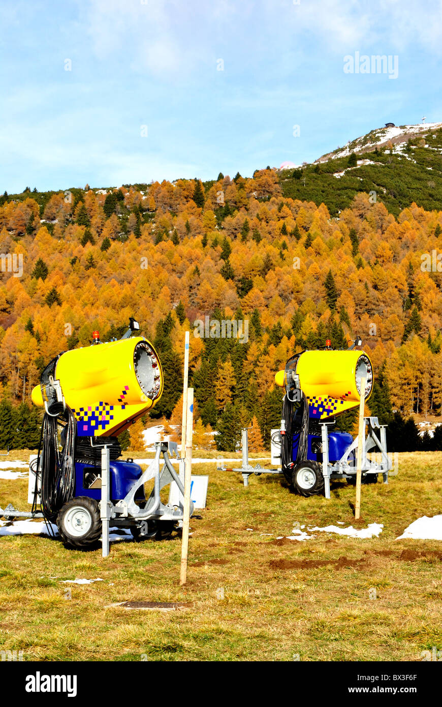 Artificial wheels hi-res stock photography and images - Alamy