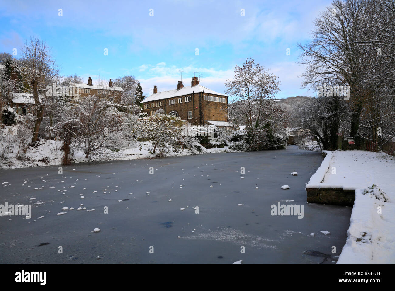 Magdale mill frozen dam honley hi-res stock photography and images - Alamy
