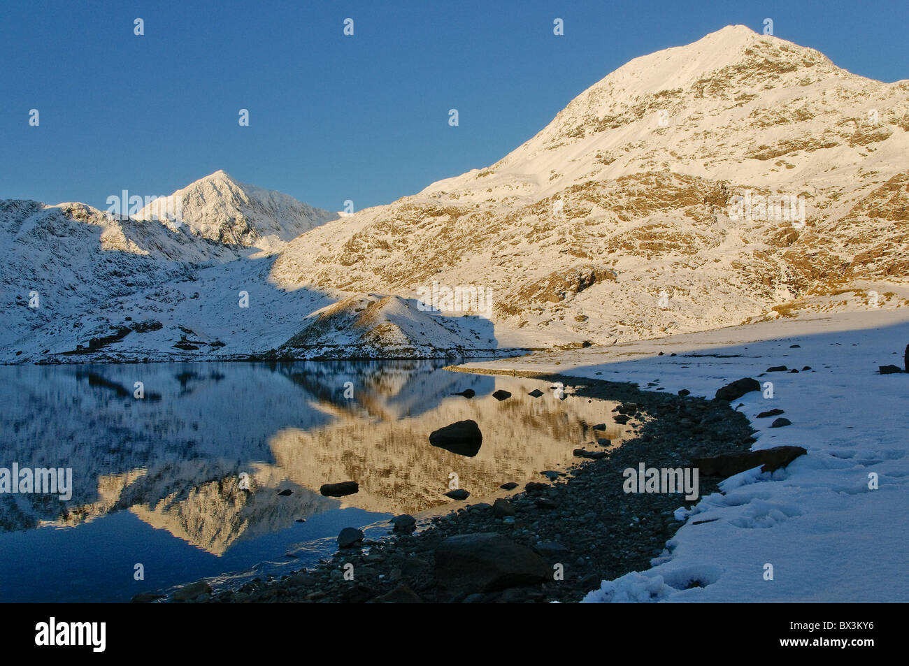 Crib Goch, Snowdon and Llyn Llydaw at sunrise Stock Photo - Alamy