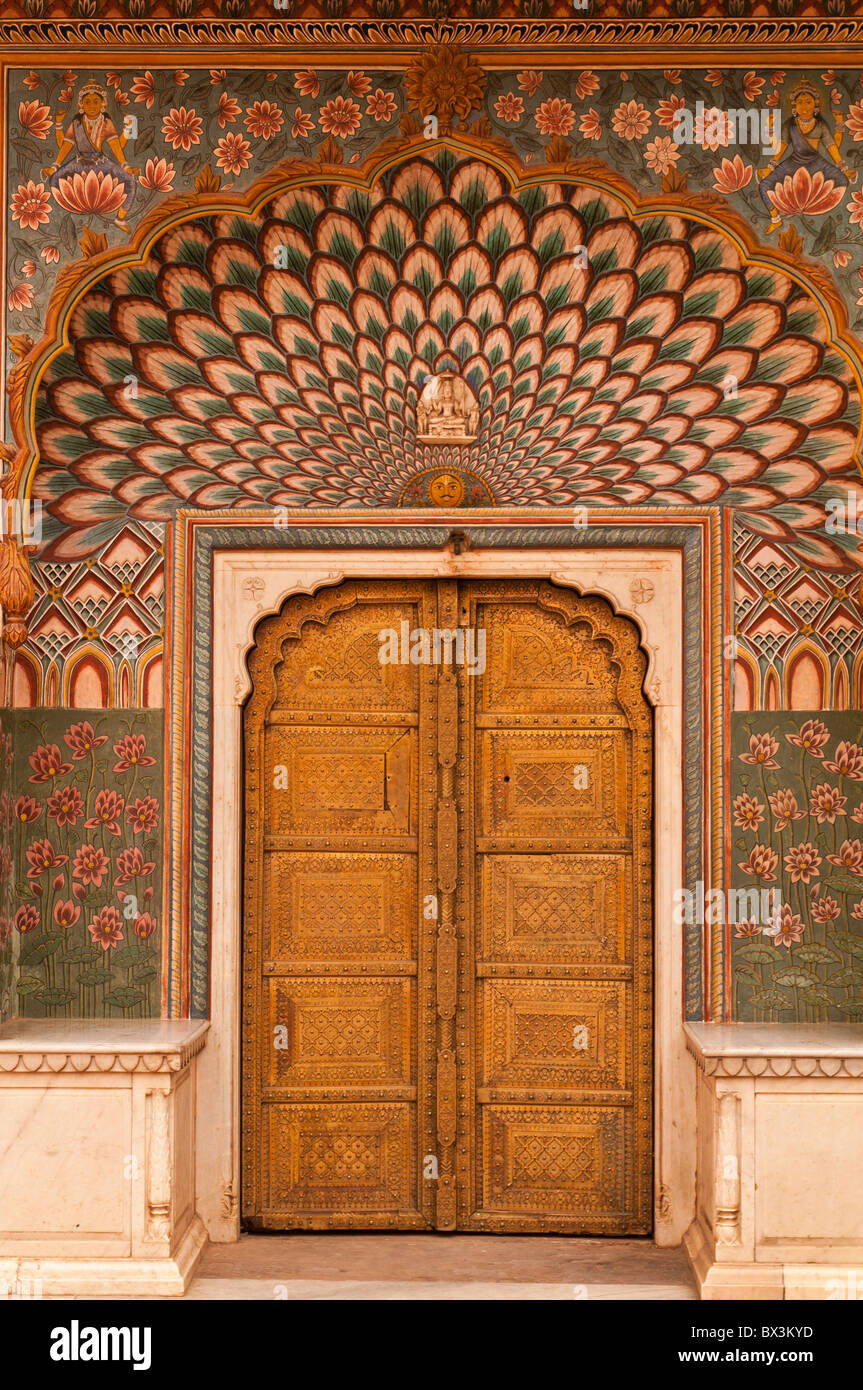 Decorated arch and door, City Palace, Jaipur, India Stock Photo - Alamy