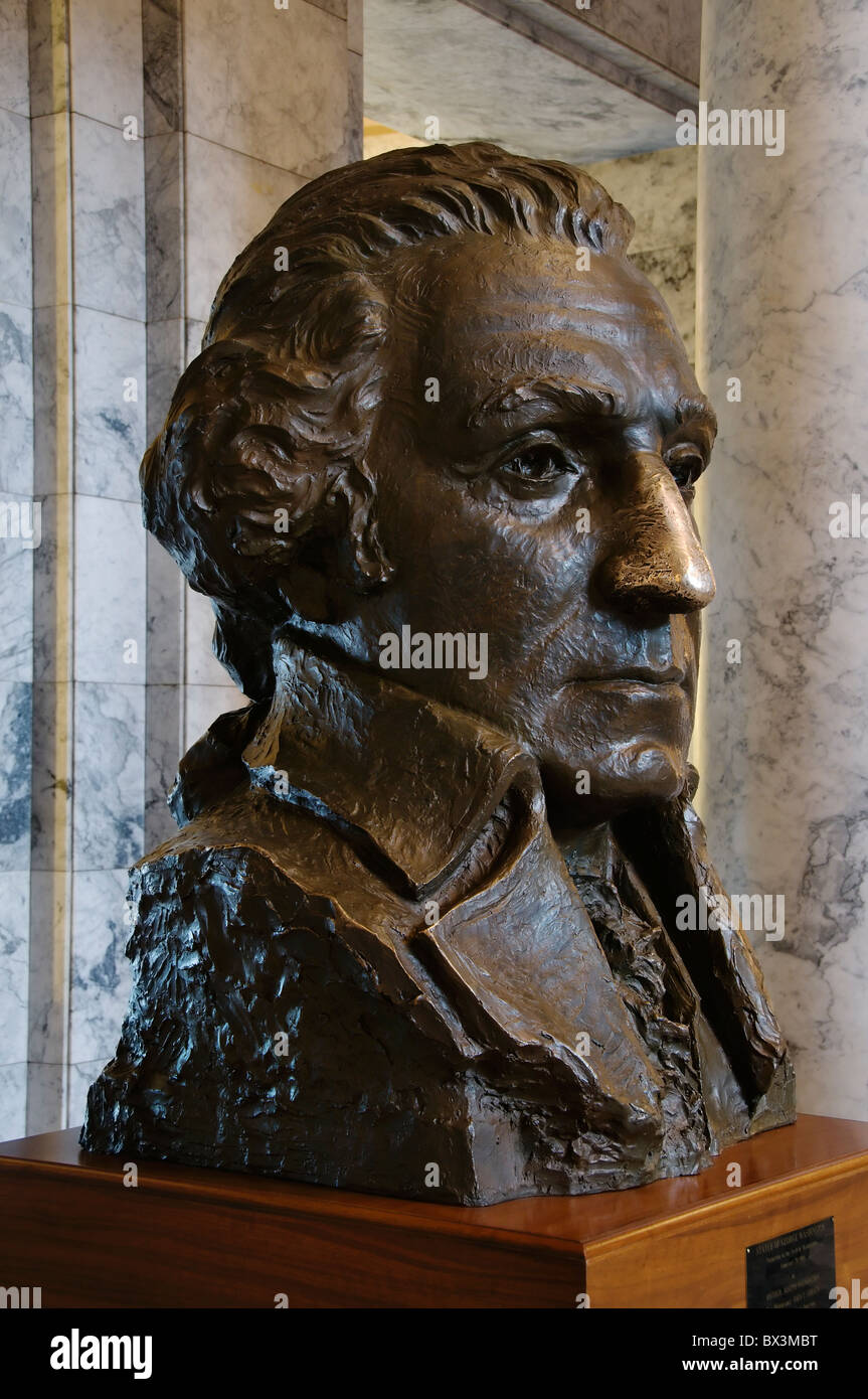 Bust form hi-res stock photography and images - Alamy
