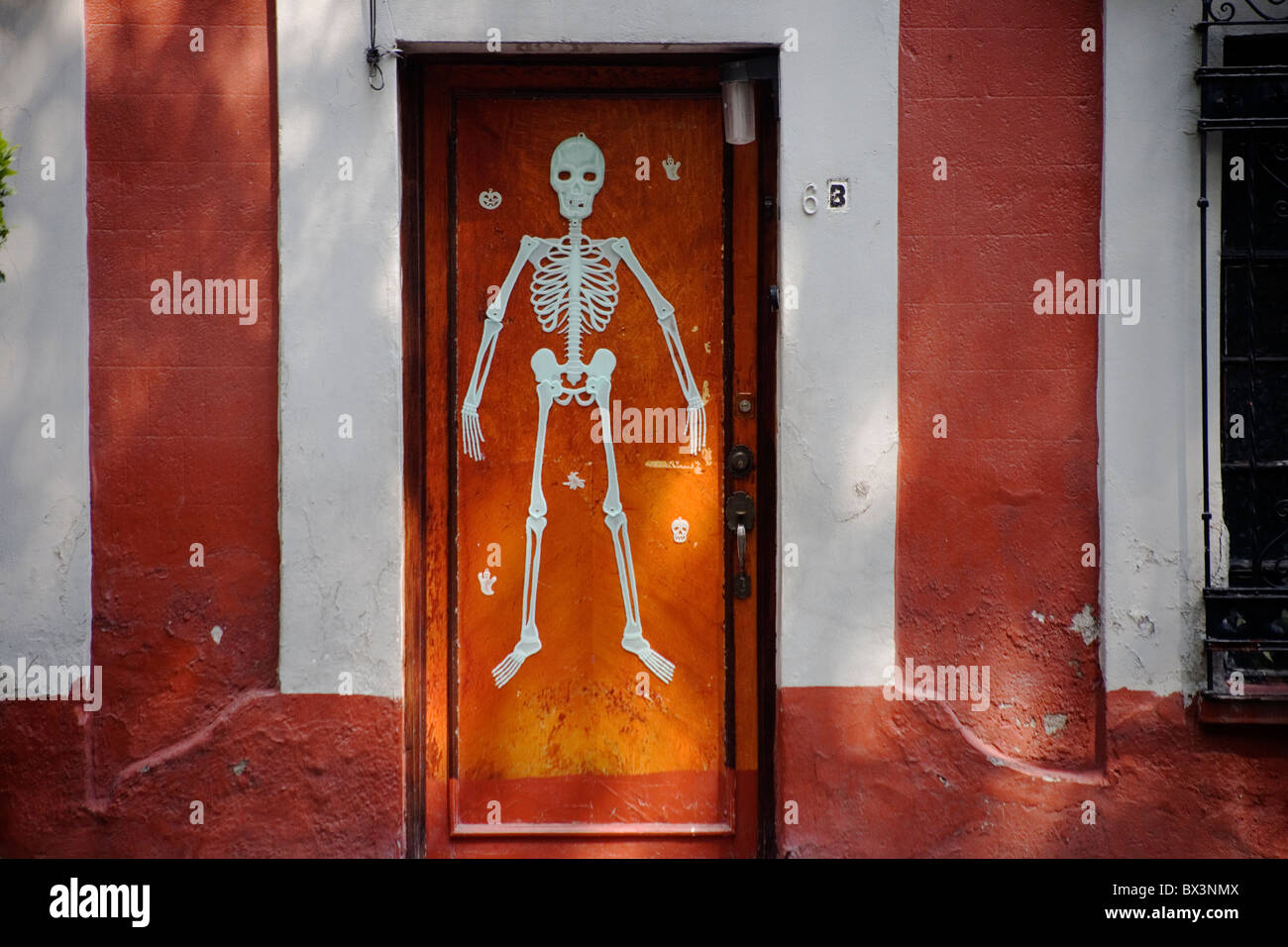 Dead door hi-res stock photography and images - Alamy