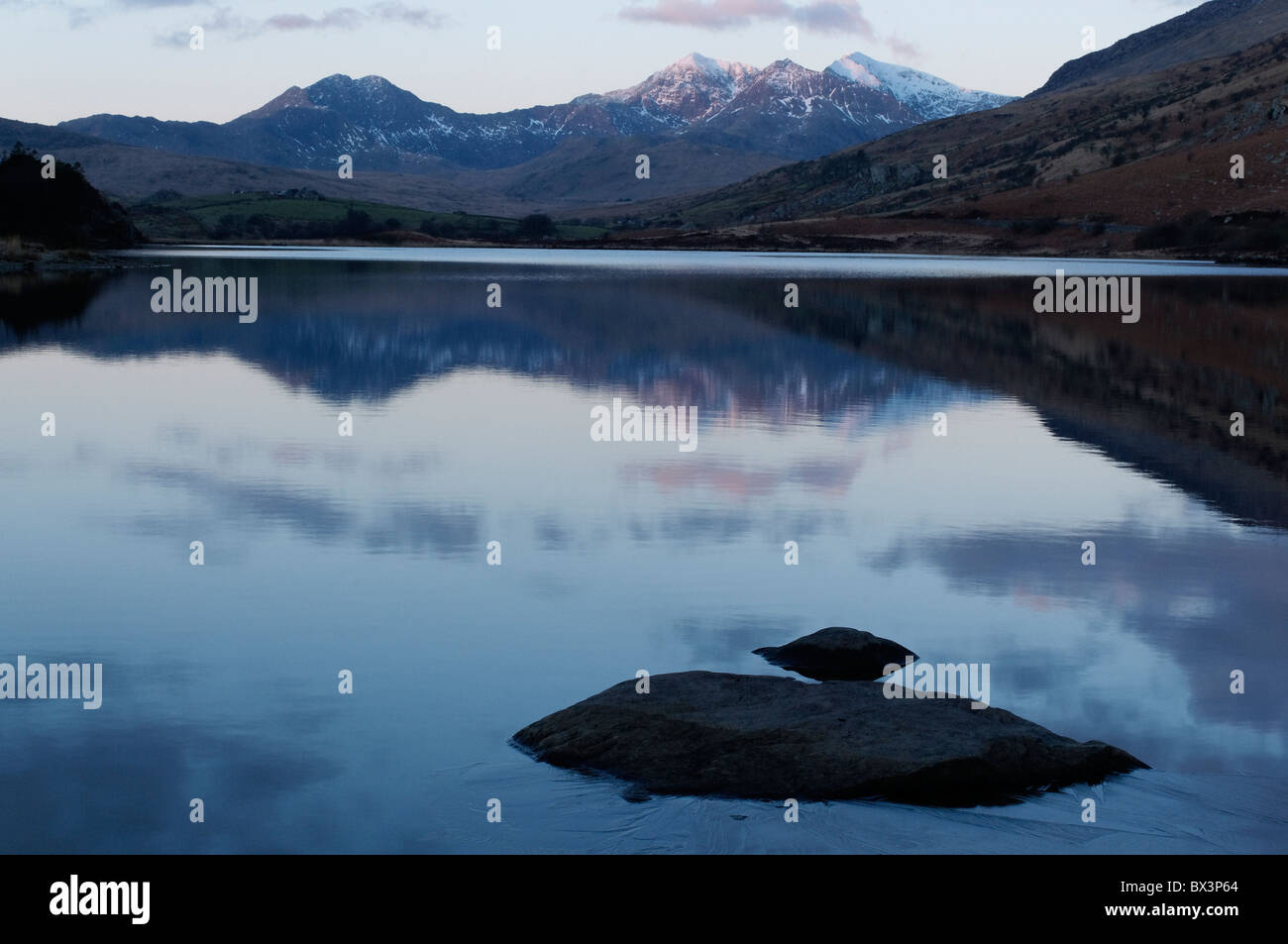 Sunrise in Spring over the Snowdon Horseshoe and Llynnau Mymbyr Stock ...