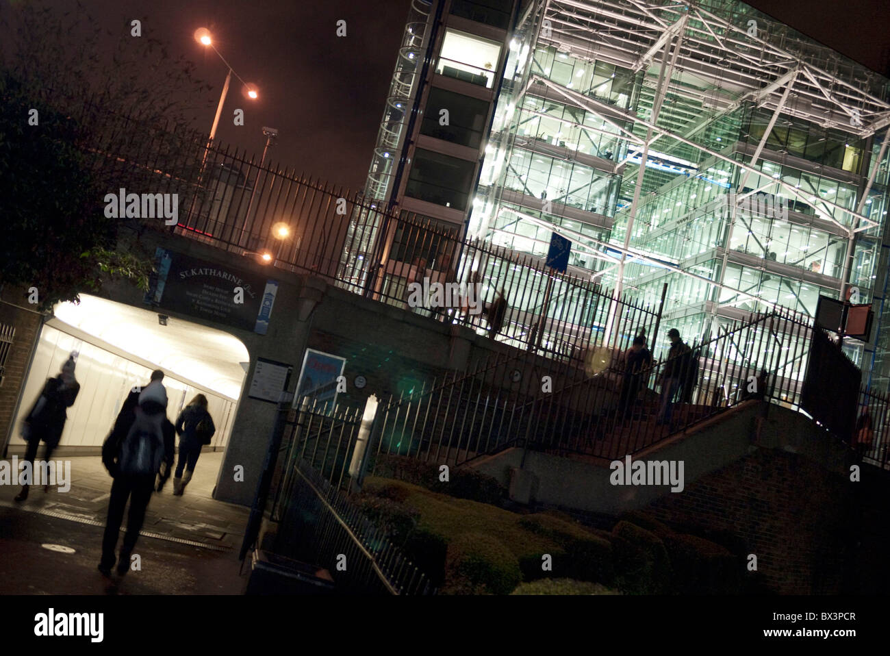 London bridge underpass hi-res stock photography and images - Alamy