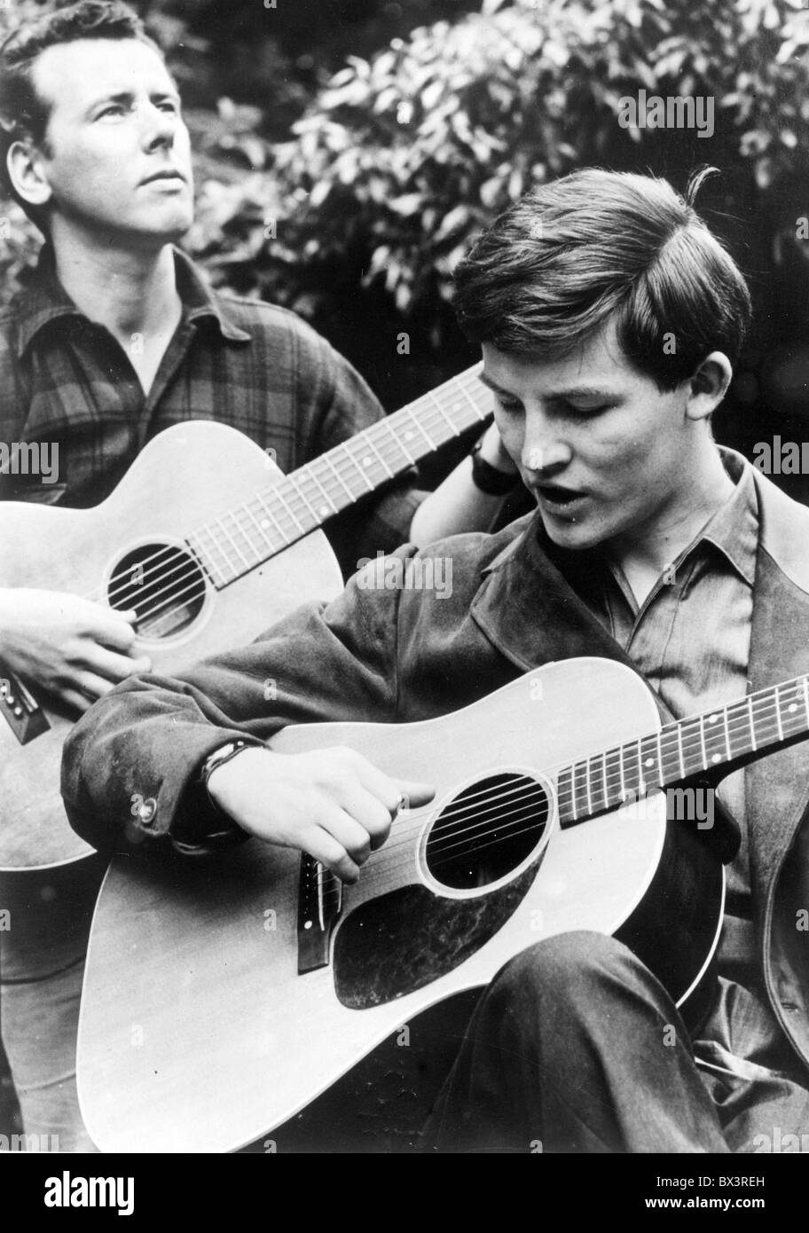 Scottish singers hi-res stock photography and images - Alamy