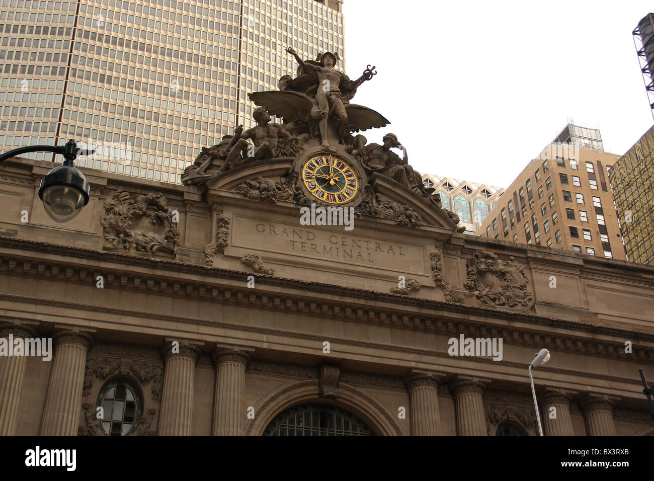 Terminal clock hi-res stock photography and images - Alamy