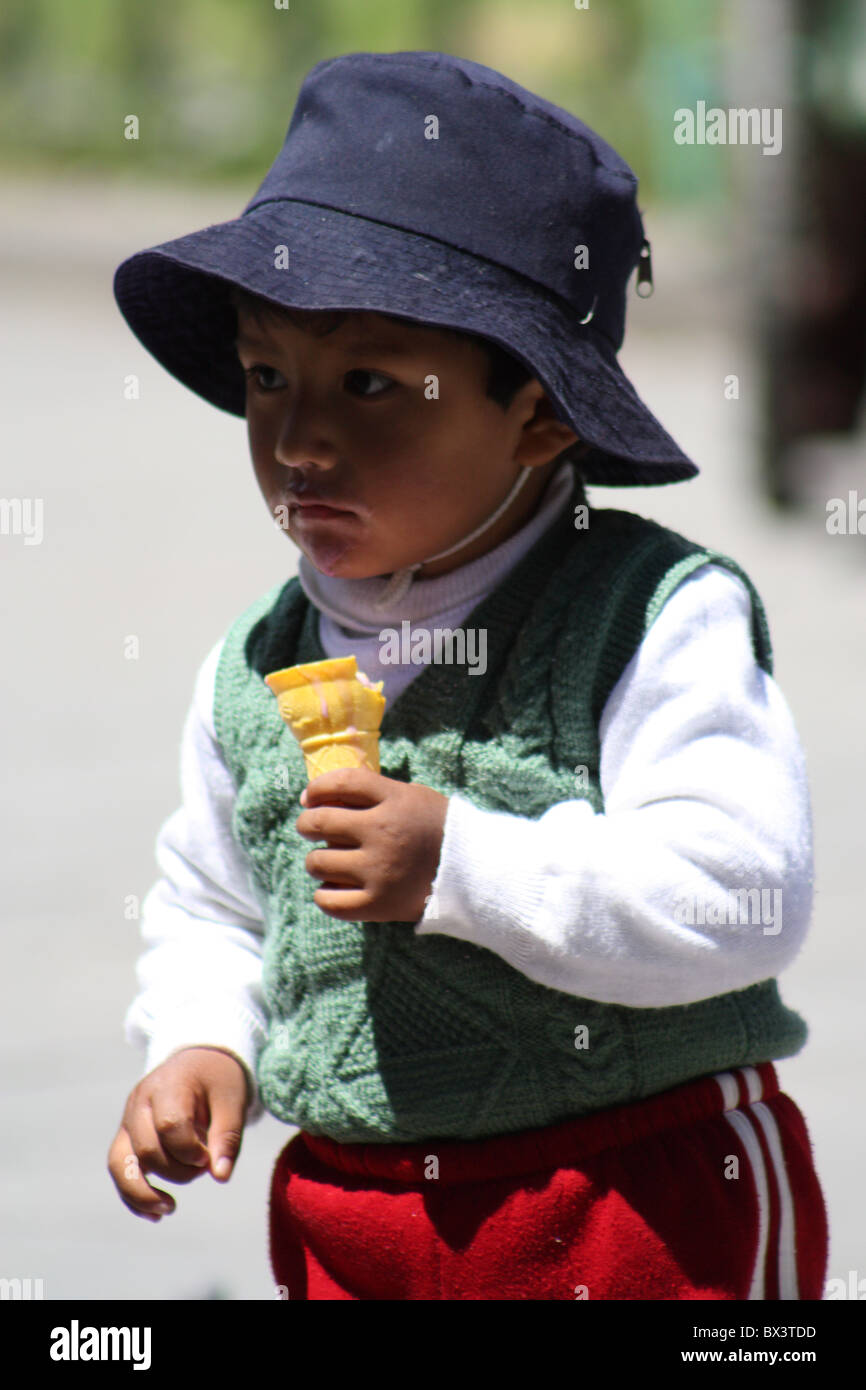 Bolivian child hi-res stock photography and images - Alamy