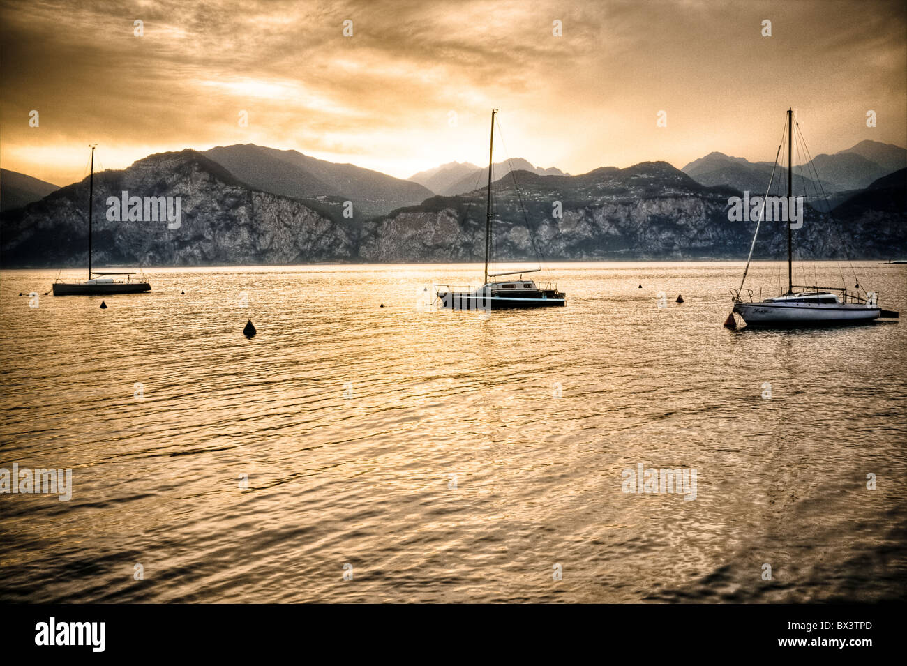 Italy water hdri boat hi-res stock photography and images - Alamy