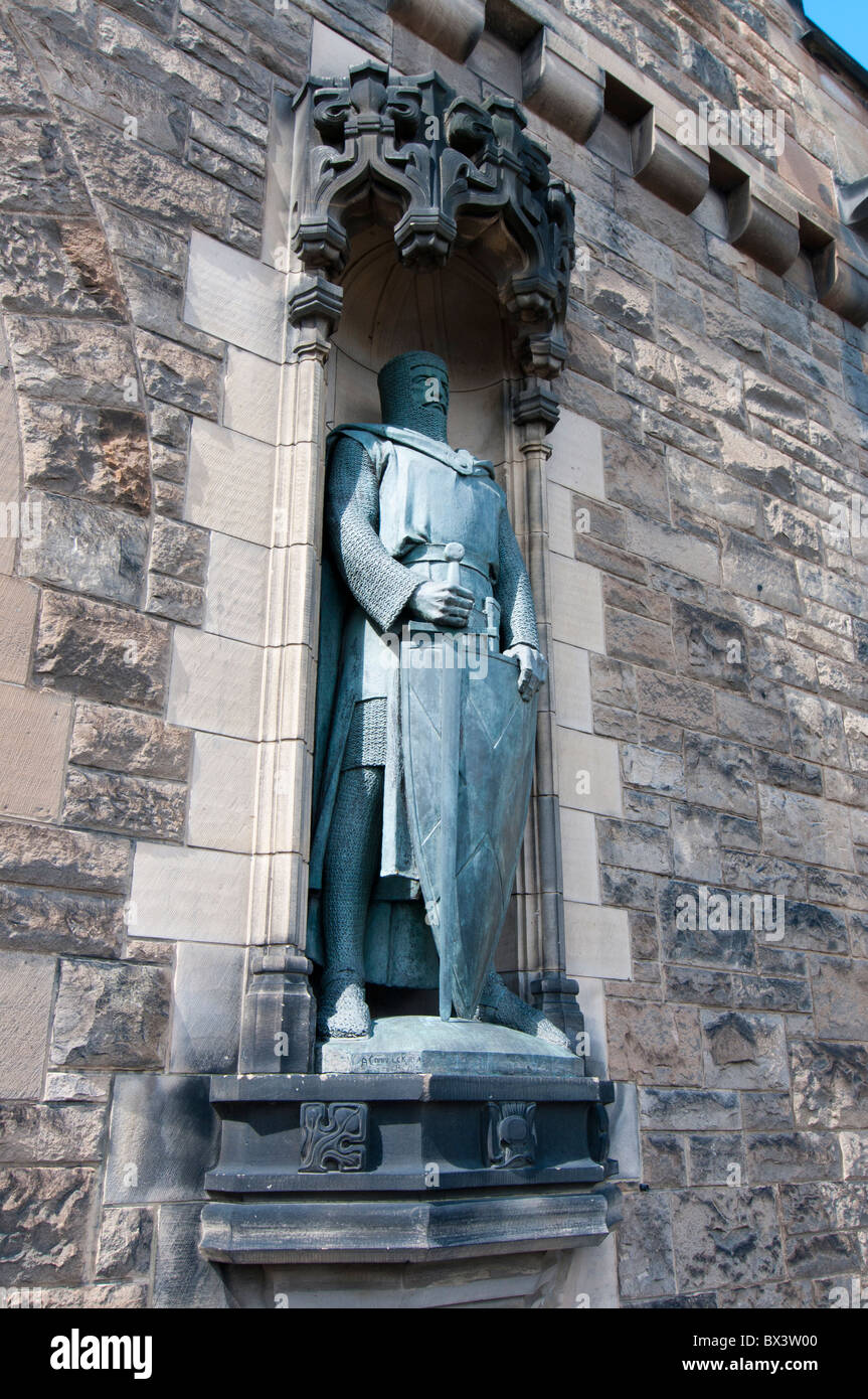 William Wallace sculpture at Edinburgh castle gate house Stock Photo ...