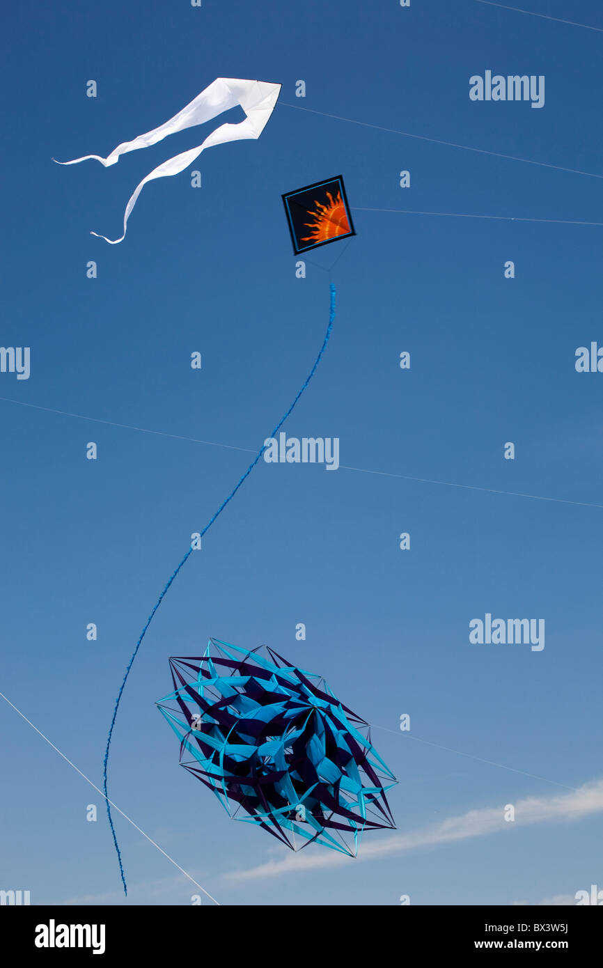 Three kites hi-res stock photography and images - Alamy